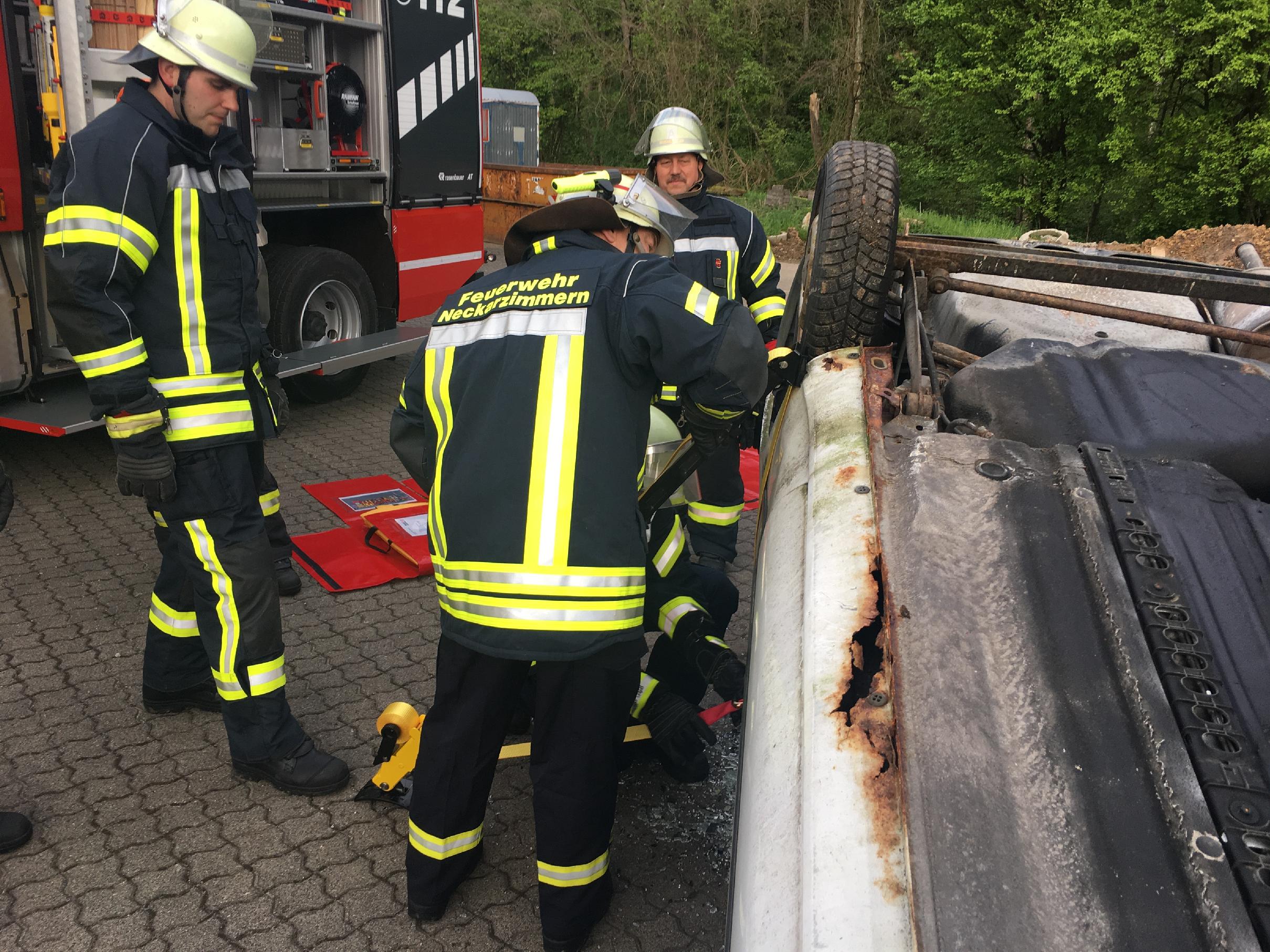 Übung Technische Rettung – Freiwillige Feuerwehr Neckarzimmern