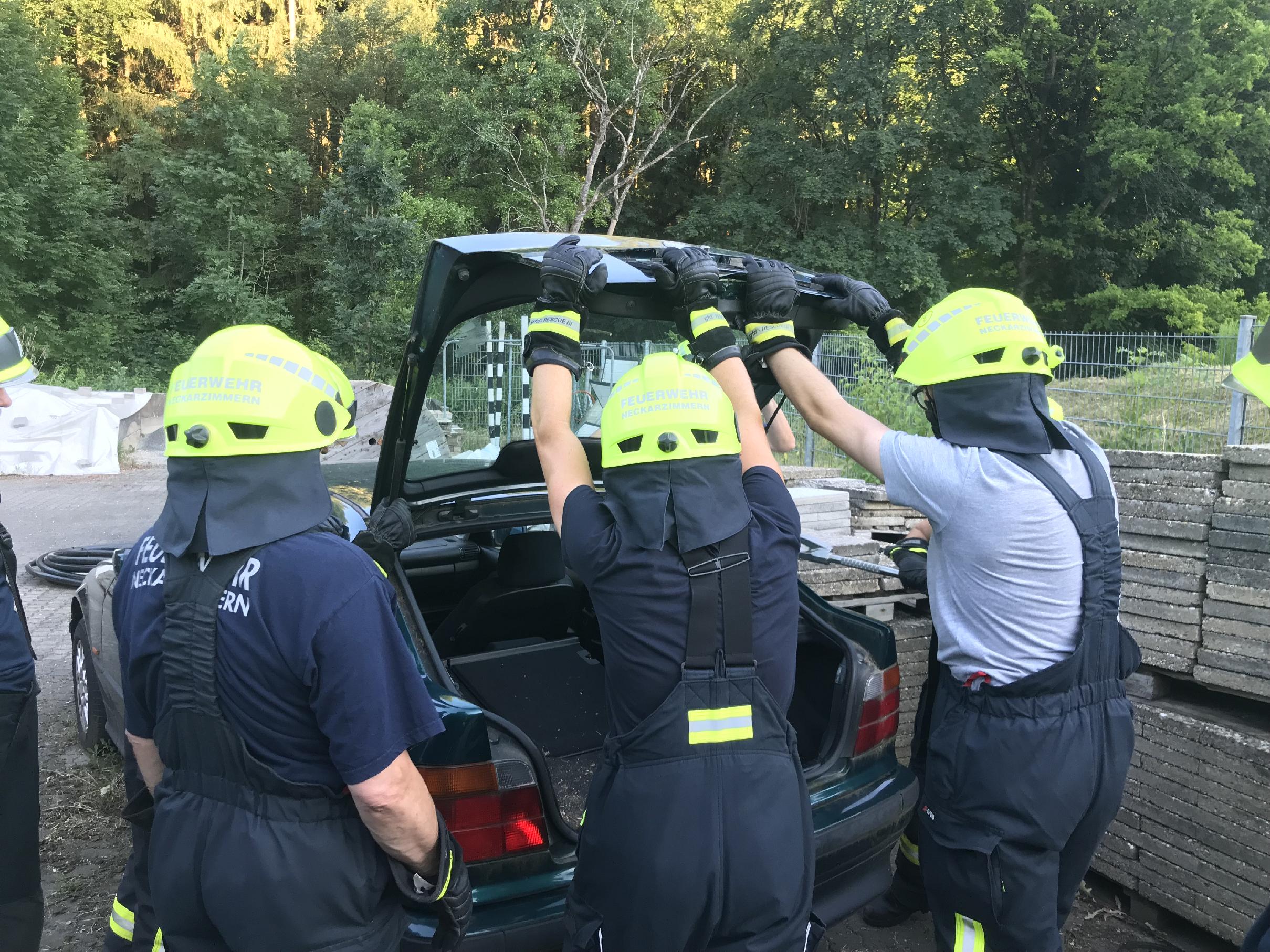 Übung Technische Rettung VU – Freiwillige Feuerwehr Neckarzimmern