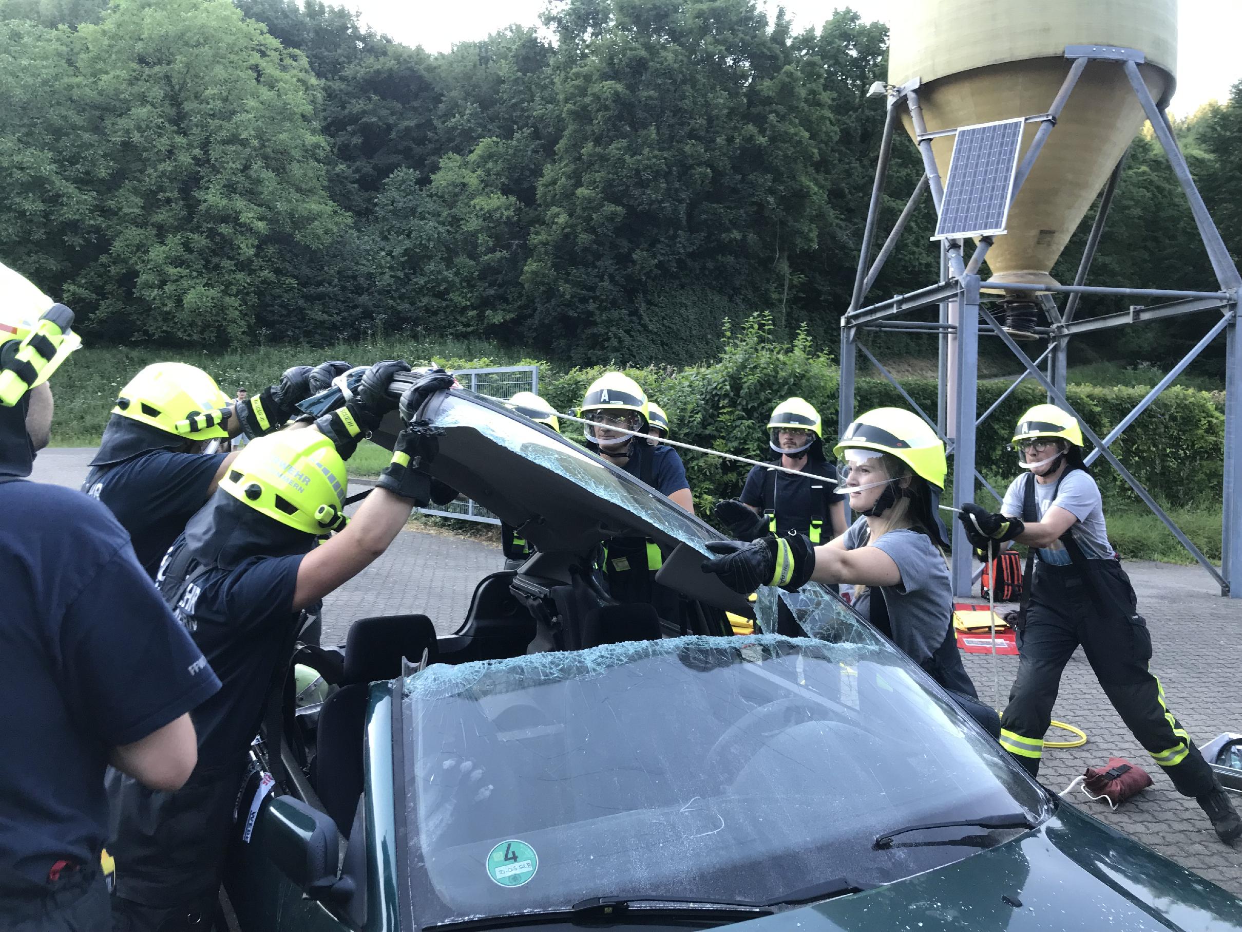 Übung Technische Rettung VU – Freiwillige Feuerwehr Neckarzimmern