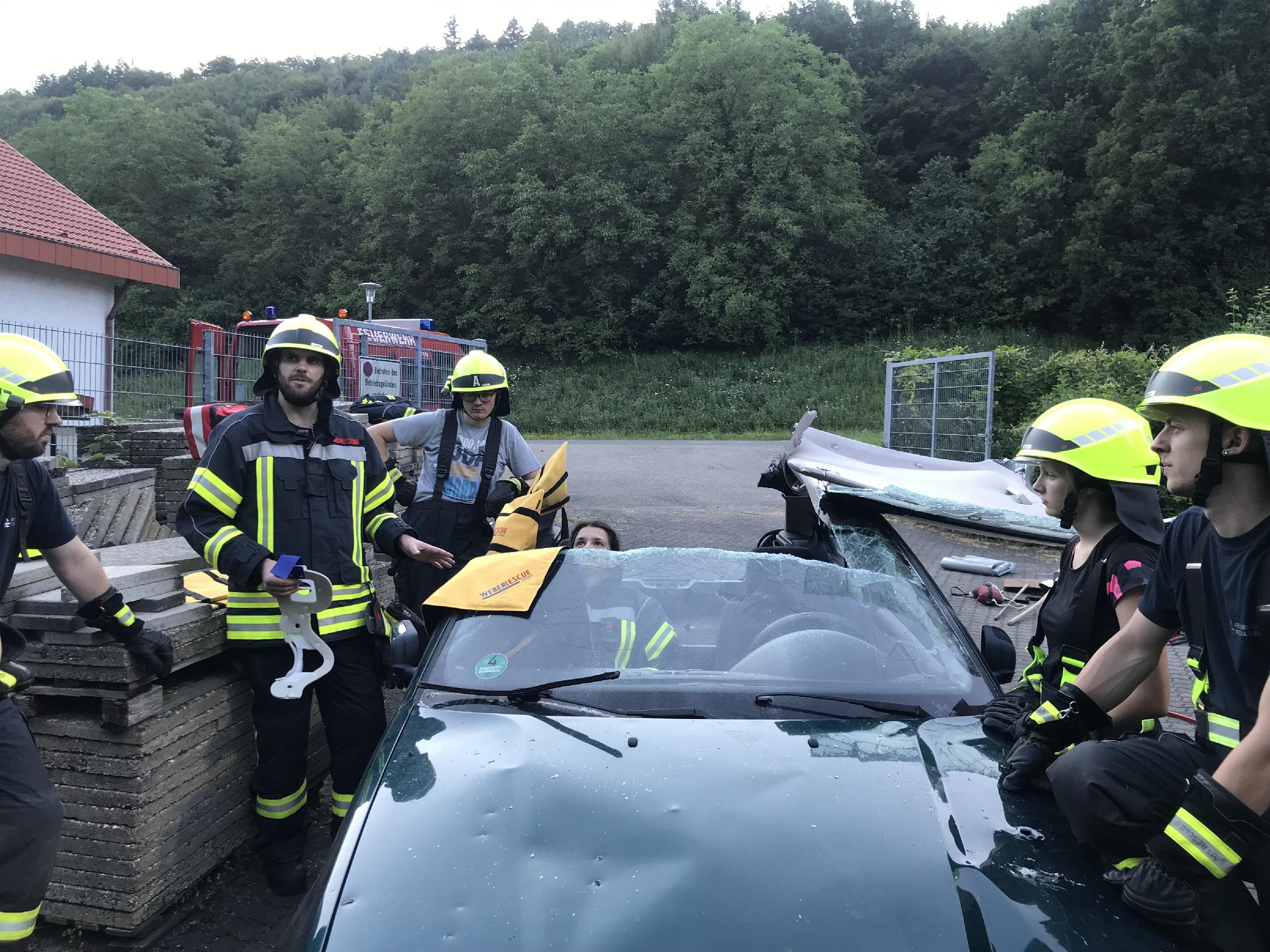 Übung Technische Rettung VU – Freiwillige Feuerwehr Neckarzimmern